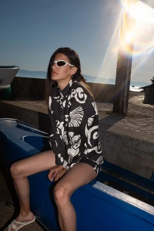 UNTITLED IN MOTION Zanaya Printed Button-up Shirt