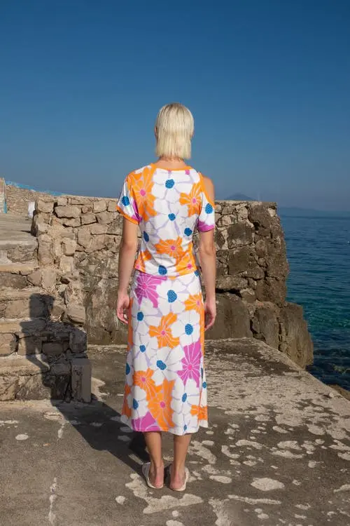 UNTITLED IN MOTION Anntian Floral Cutout Top