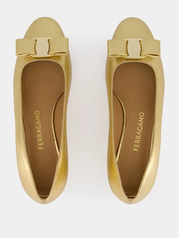 FERRAGAMO Laminated Nappa Vara Bow Pumps - Gold