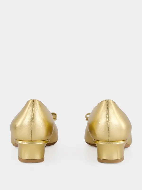 FERRAGAMO Laminated Nappa Vara Bow Pumps - Gold