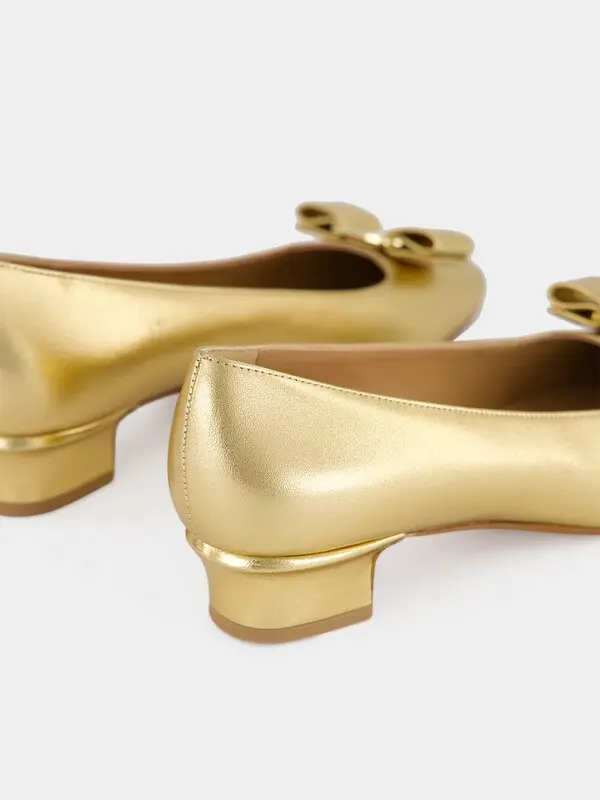 FERRAGAMO Laminated Nappa Vara Bow Pumps - Gold