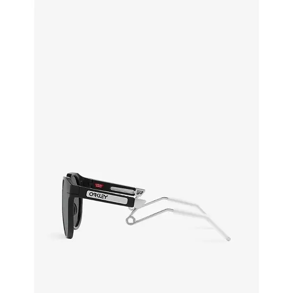 Oakley Round Frame Sunglasses