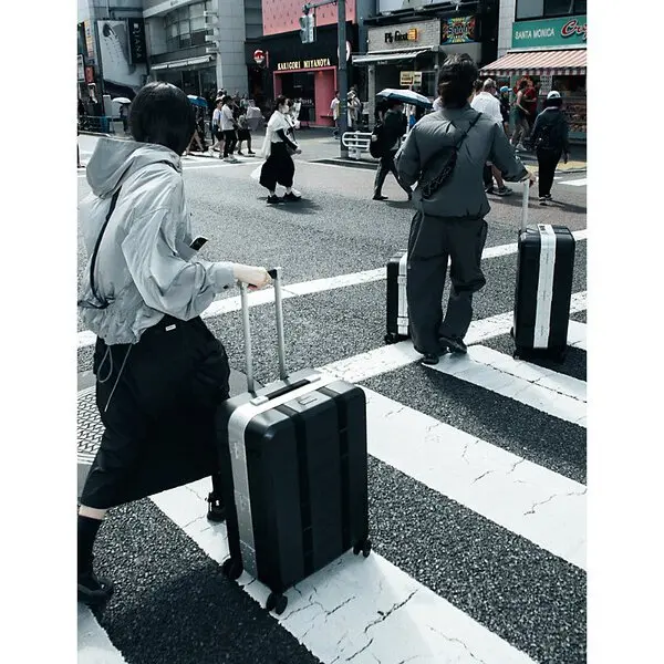 DB JOURNEY Ramverk Pro Medium Check-in Suitcase - Silver