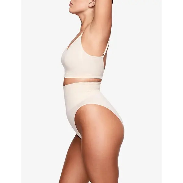 SKIMS Sculpting Scoop-neck Stretch-woven Bra - Sand