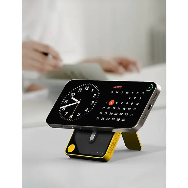 THE TECH BAR Momax Portable Magnetic Battery Pack With Usb-c Cable - Yellow