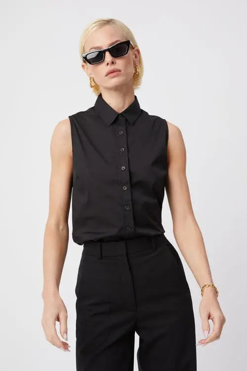 The Shirt By Rochelle Behrens The Sleeveless Shirt Rochelle Behrens - Black