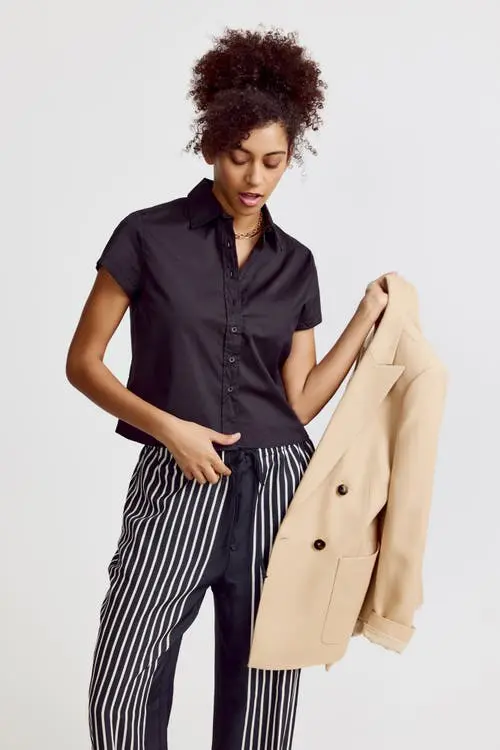 The Shirt By Rochelle Behrens Boxy Short Sleeve Cropped Shirt - Black