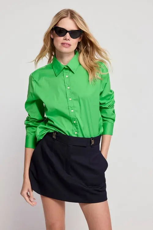 The Shirt By Rochelle Behrens The Boyfriend Shirt - Kelly Green