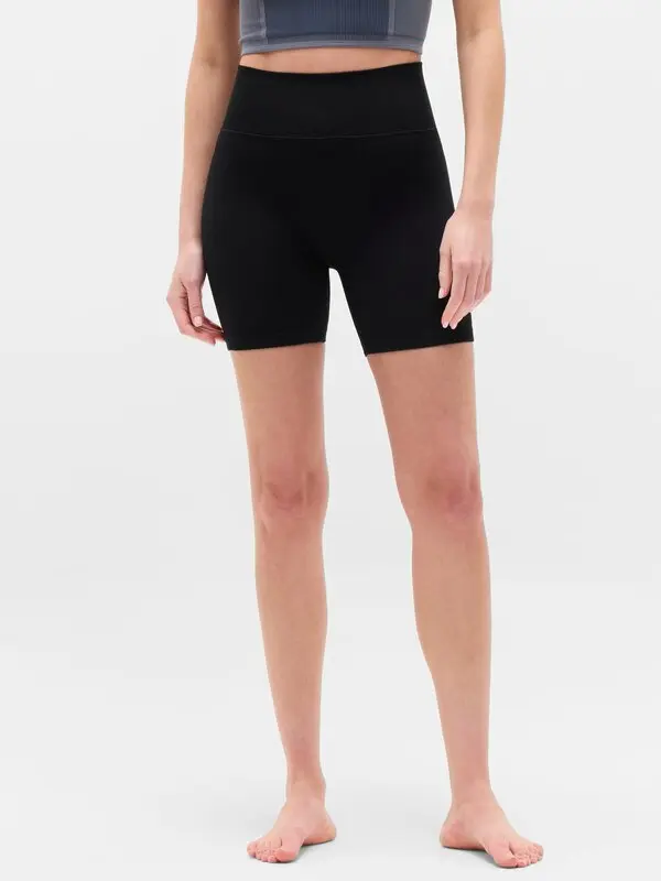 Athleta Recharge Seamless 5" Short - Black Rib