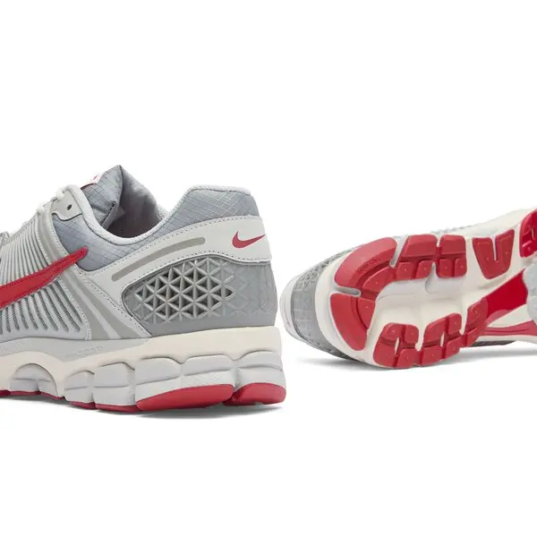 Nike Zoom Vomero 5 Sneaker - Red/bone/sail