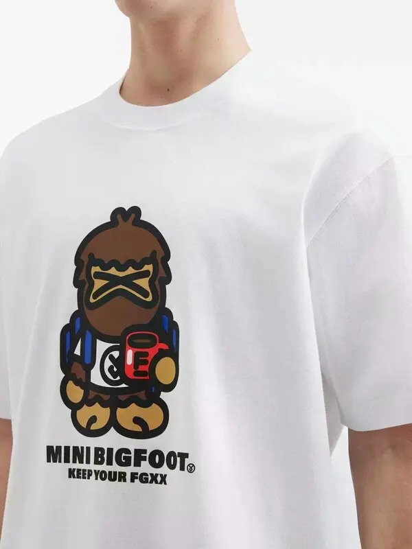 FINGERCROXX Graphic T-shirt