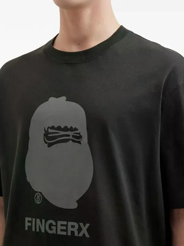 FINGERCROXX Graphic T-shirt