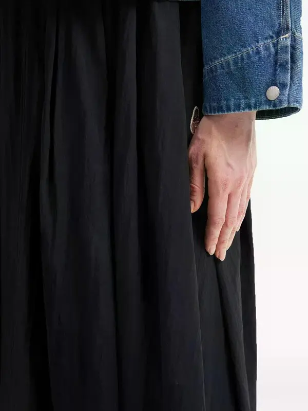 FINGERCROXX Buckle Pleated Skirt
