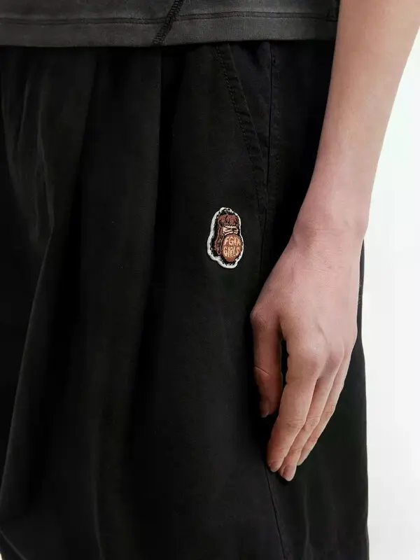 FINGERCROXX Belted Pleated Shorts - Black