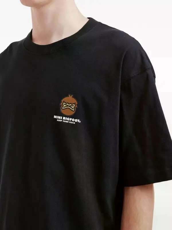 FINGERCROXX Graphic T-shirt - Black
