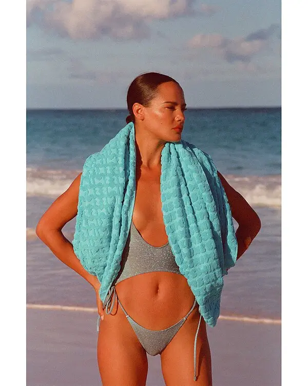 SKIMS Swim Towel - Cyan