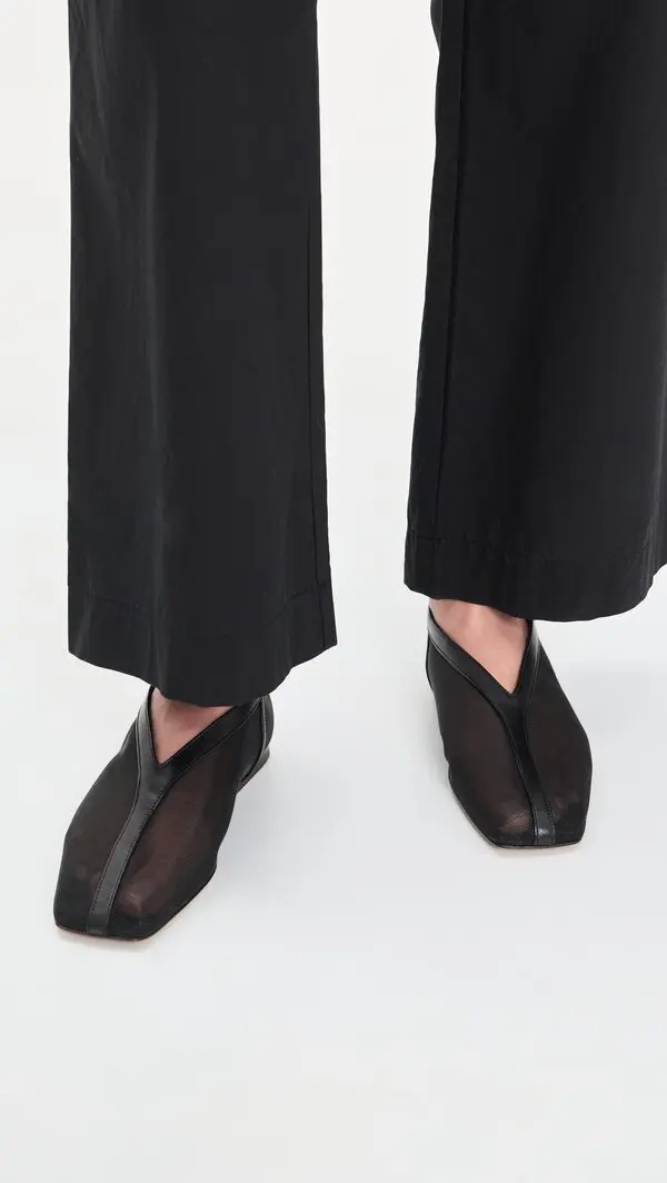 MANSUR GAVRIEL Square Soft V Flats - Black