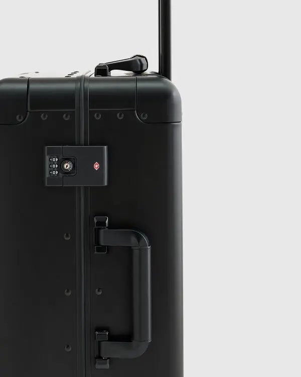 Quince Aluminum Carry-on Suitcase - Black