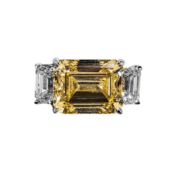 FANTASIA BY DESERIO East-west Canary Ring - Yellow Gold