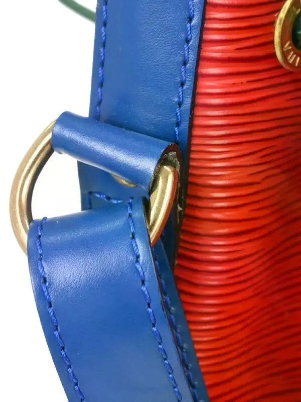 LOUIS VUITTON 1994 Noé Epi-leather Bucket Bag - Red