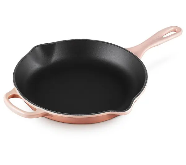 LE CREUSET 10.25' Signature Iron Handle Skillet - One-color