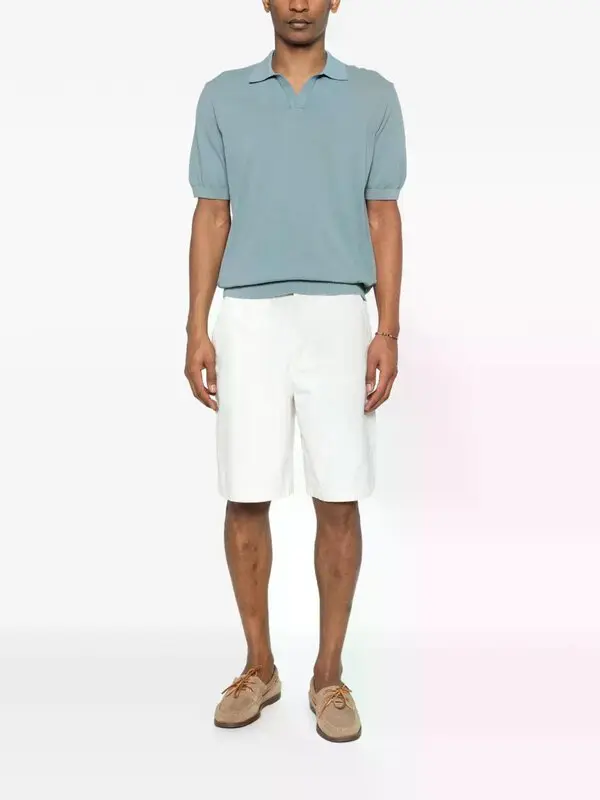 04651 / A TRIP IN A BAG V-neck T-shirt