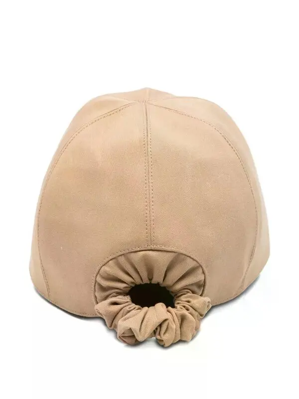 YVMIN Logo Appliqué Baseball Cap - Neutrals