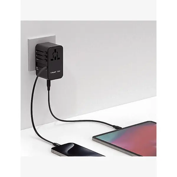 THE TECH BAR Momax Portable Travel Charger With Usb-c Cable