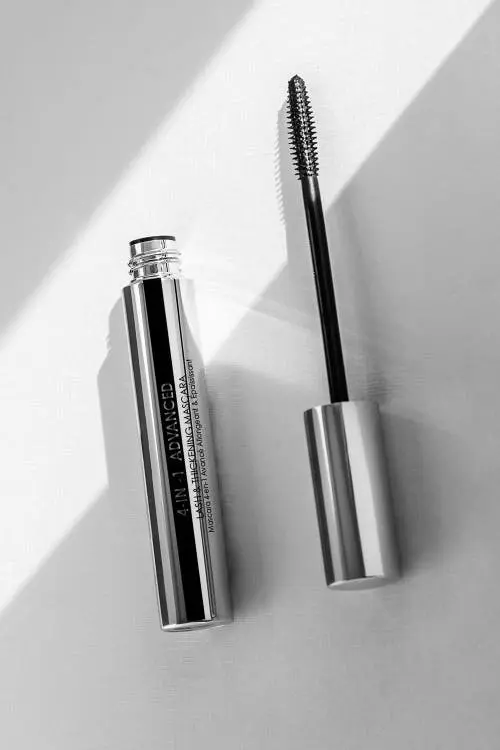 SKIN CHEMISTS Advanced 4-in-1 Lash & Thickening Mascara 8ml For Loss Of Firmness
