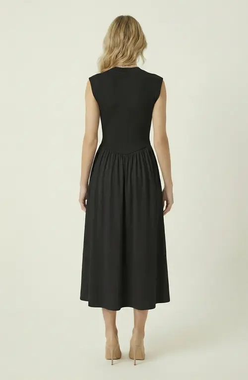 MODENAIRE Cap Sleeve Fitted Gathered Midi Dress - Black