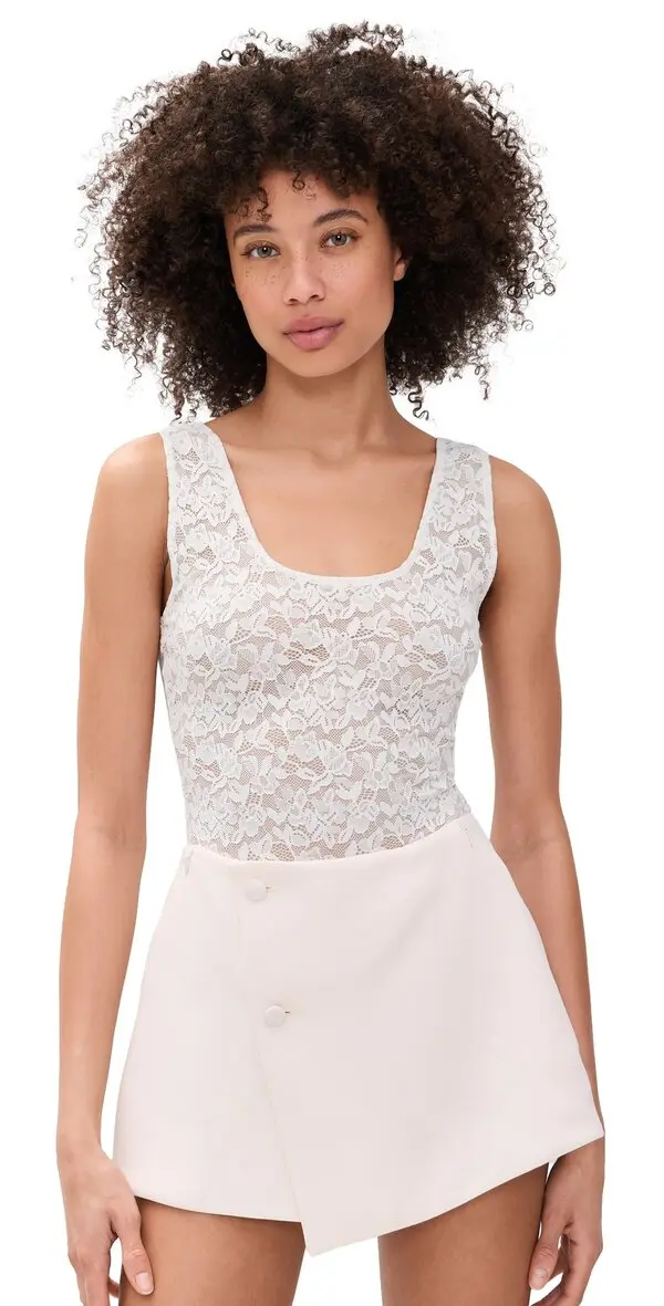 Good American Stretch Lace Scoop Neck Thong Bodysuit - Chalk