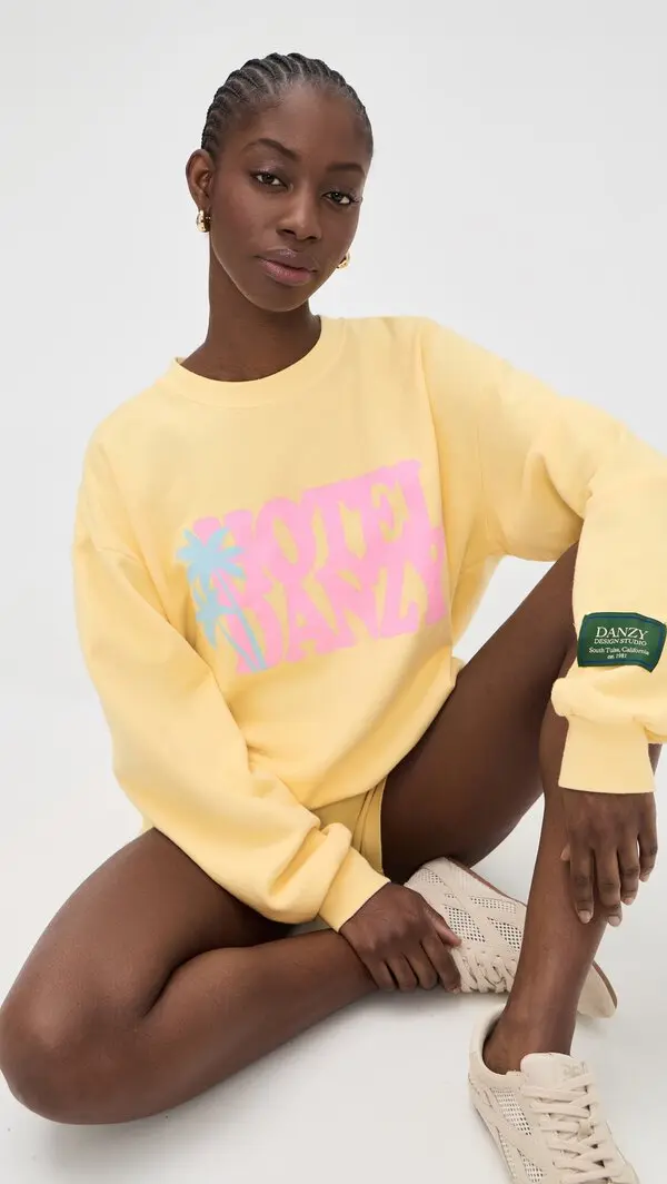 DANZY Graphic Crewneck Sweatshirt