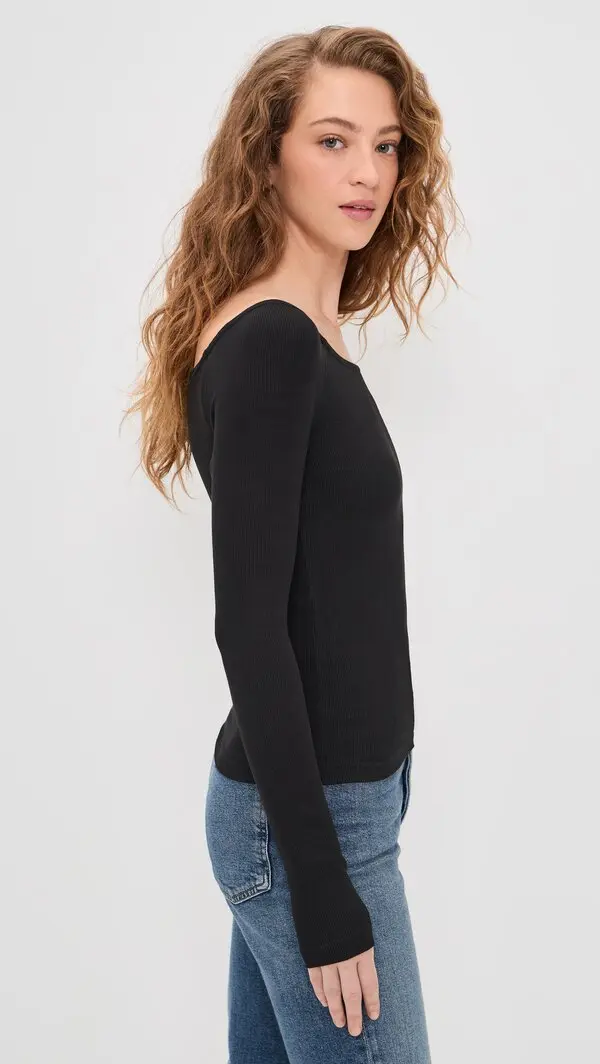 FAVORITE DAUGHTER The Sara Top Off-the-shoulder Ribbed Knit Long Sleeve
