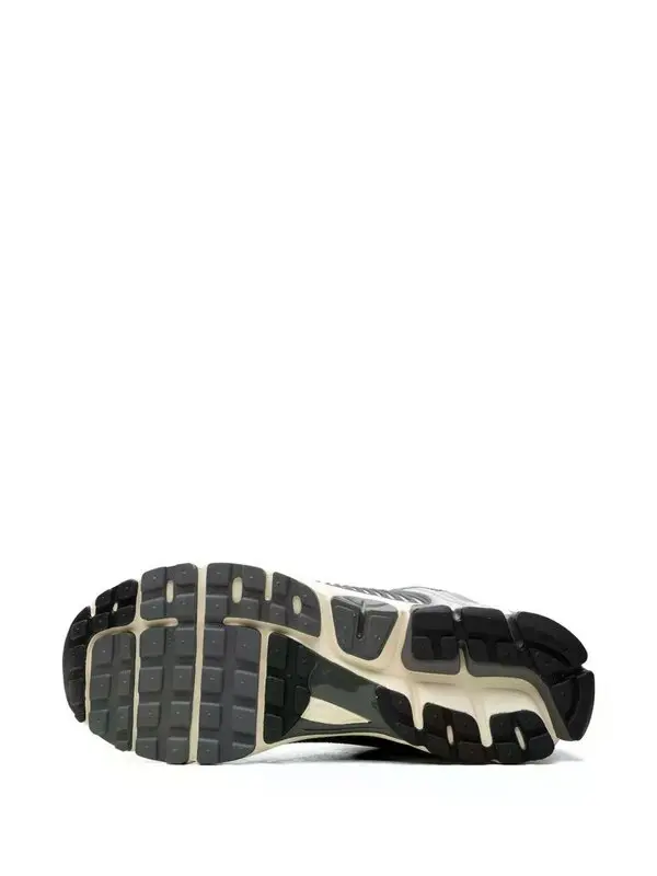 Nike Zoom Vomero 5 Sneakers - Grey