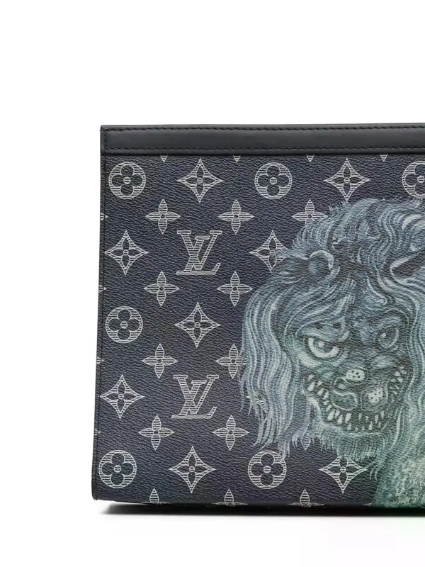 LOUIS VUITTON Pochette Voyage Clutch