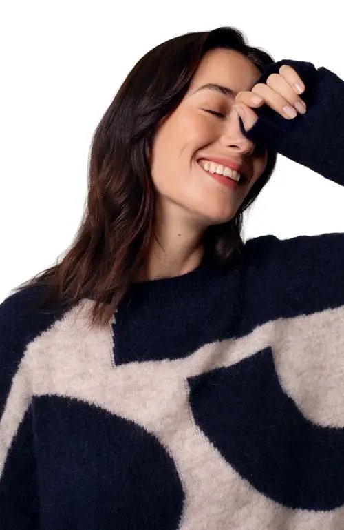CELTIC & CO. Abstract Geo Sweater