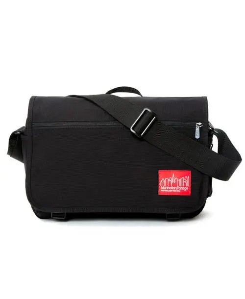 MANHATTAN PORTAGE Delancey Messenger Bag - Black