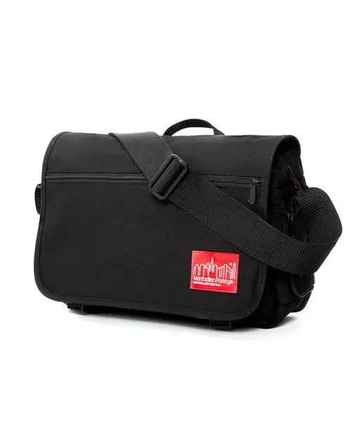 MANHATTAN PORTAGE Delancey Messenger Bag - Black