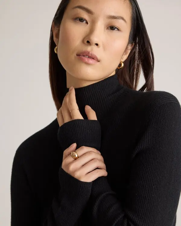 Quince Featherweight Cashmere Sweater