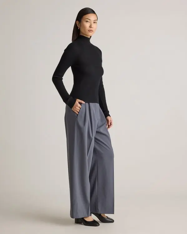 Quince Featherweight Cashmere Sweater