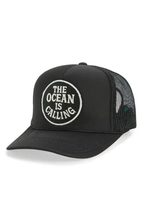 FRIDAY FEELIN’ Trucker Hat - Black