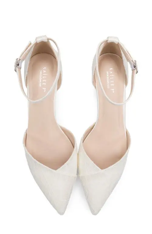 KAILEE P Adele Lace Pointed Toe Block Heel - Ivory