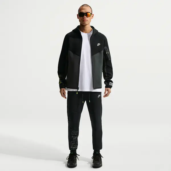 Nike Tech Fleece Jogger Pants - Black