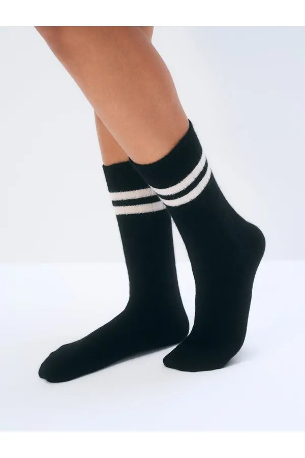 WHITE & WARREN Cashmere Ribbed Socks - Black