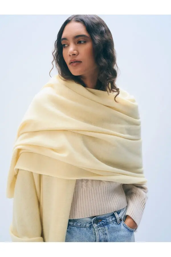 WHITE & WARREN Cashmere Travel Wrap | Lemonade - Red