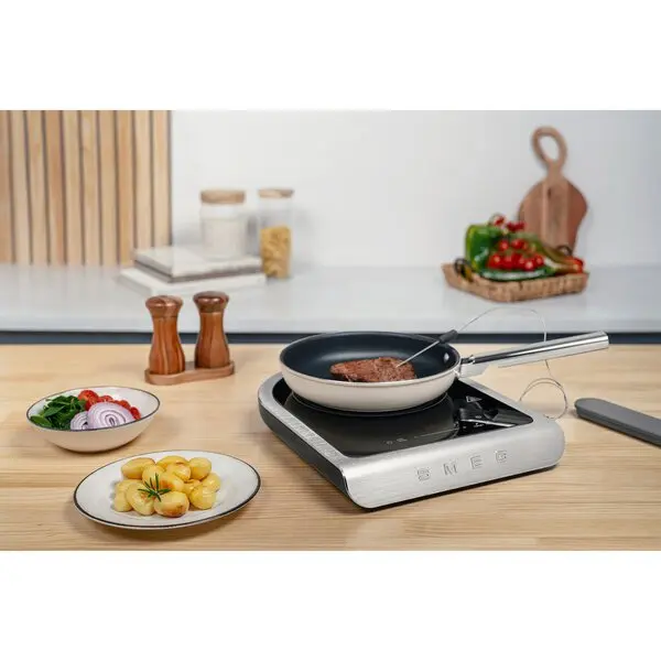 SMEG Portable Induction Cooker - Black