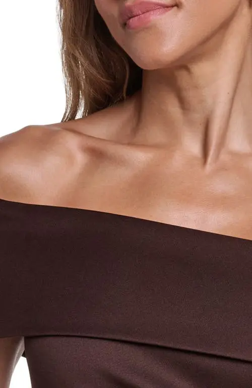 Eliza J One-shoulder Ruched Gown - Chocolate