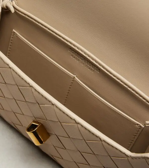 Bottega Veneta Andiamo Leather Pouch With Strap - Beige