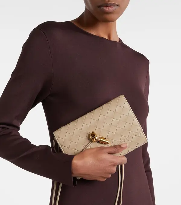 Bottega Veneta Andiamo Leather Pouch With Strap - Beige