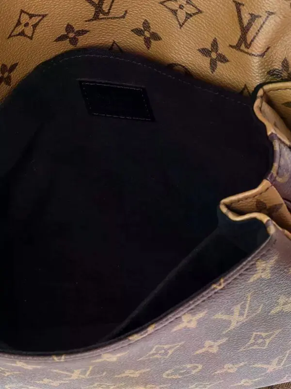 LOUIS VUITTON Pochette Metis Reverse Monogram Canvas